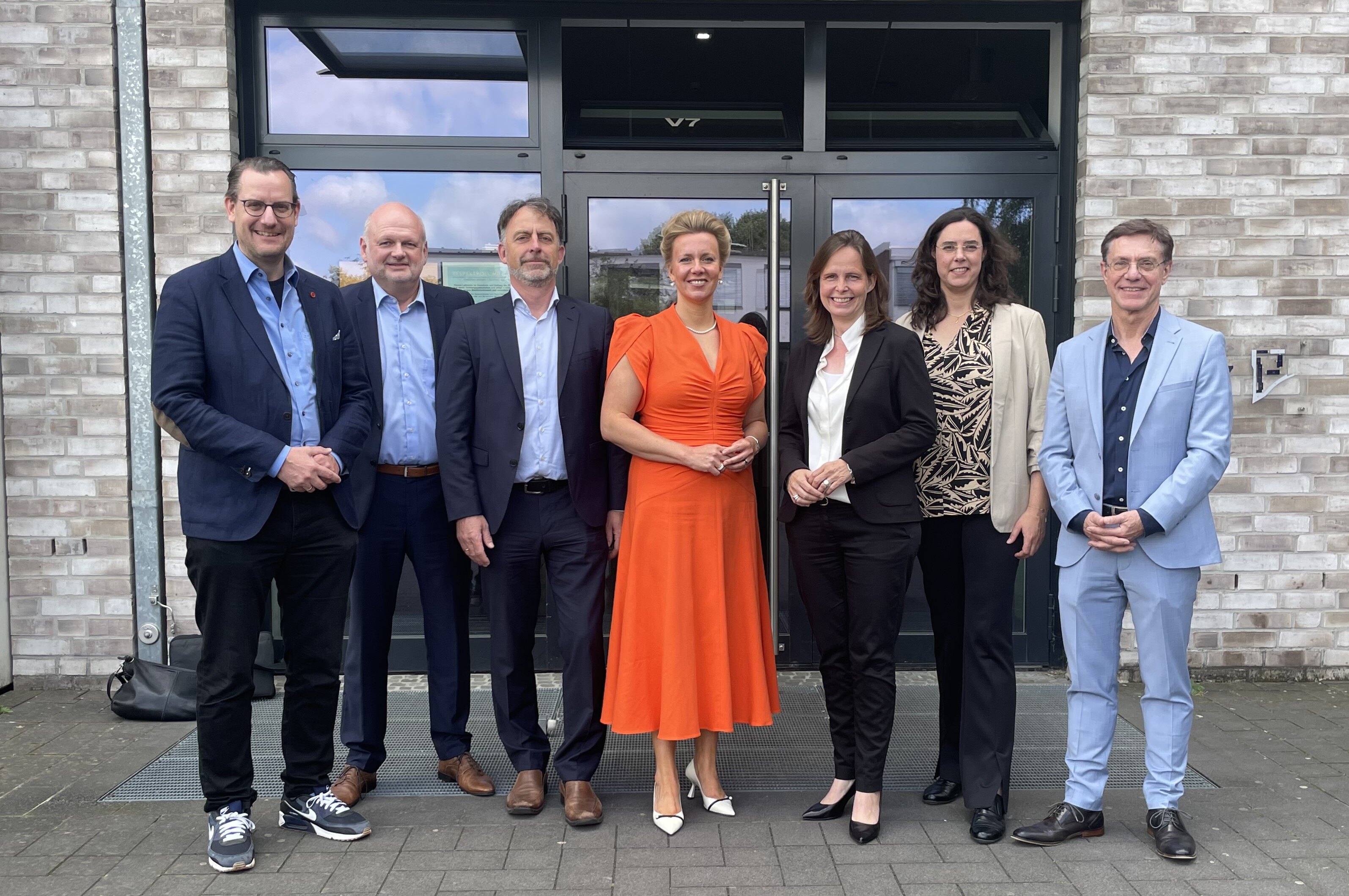 Kultur- und Wissenschaftsministerin Ina Brandes zu Gast an der ...